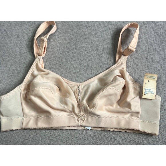 Mary Jane | Intimates & Sleepwear | Vintage Mary Jane Nude Soft Cup Bra ...